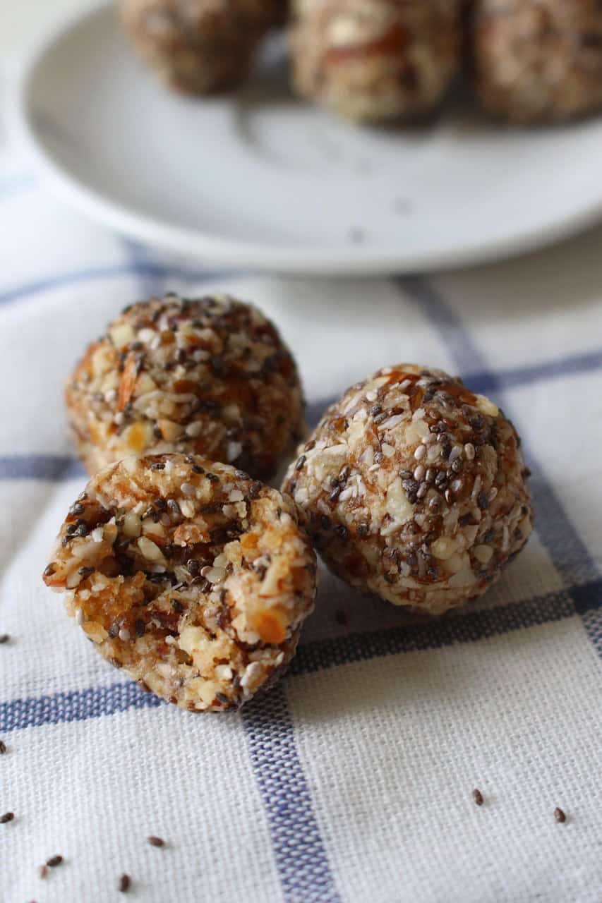 Fruit & Nut Energy Bites